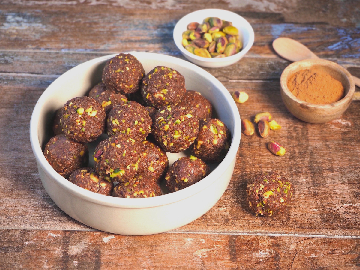 Chocolate Fudge Bites with Pistachio Chips | Paleo | Gluten-free | The ...